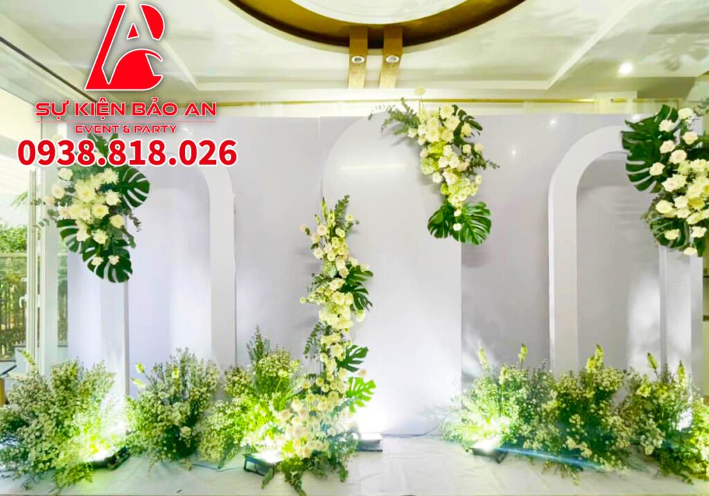 Trang Trí Backdrop Hoa Tươi Giá Rẻ Tại TPHCM